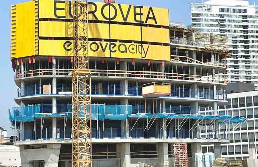 Construction of the Eurovea Skyscraper in Bratislava Haki